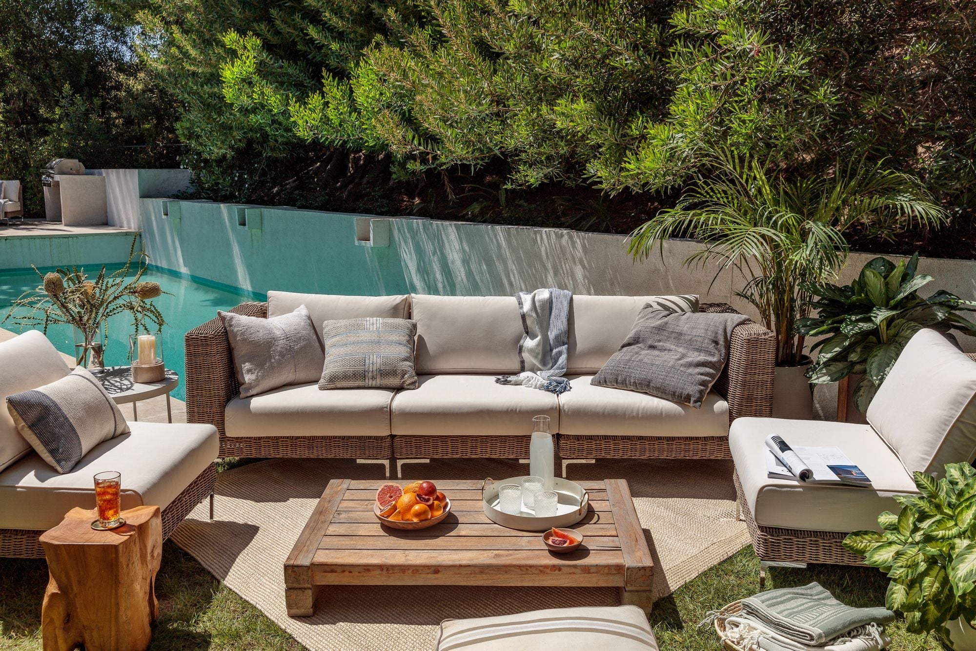 Comfort Designed for Every Season: Aluminum Armless Sectionals Crafted