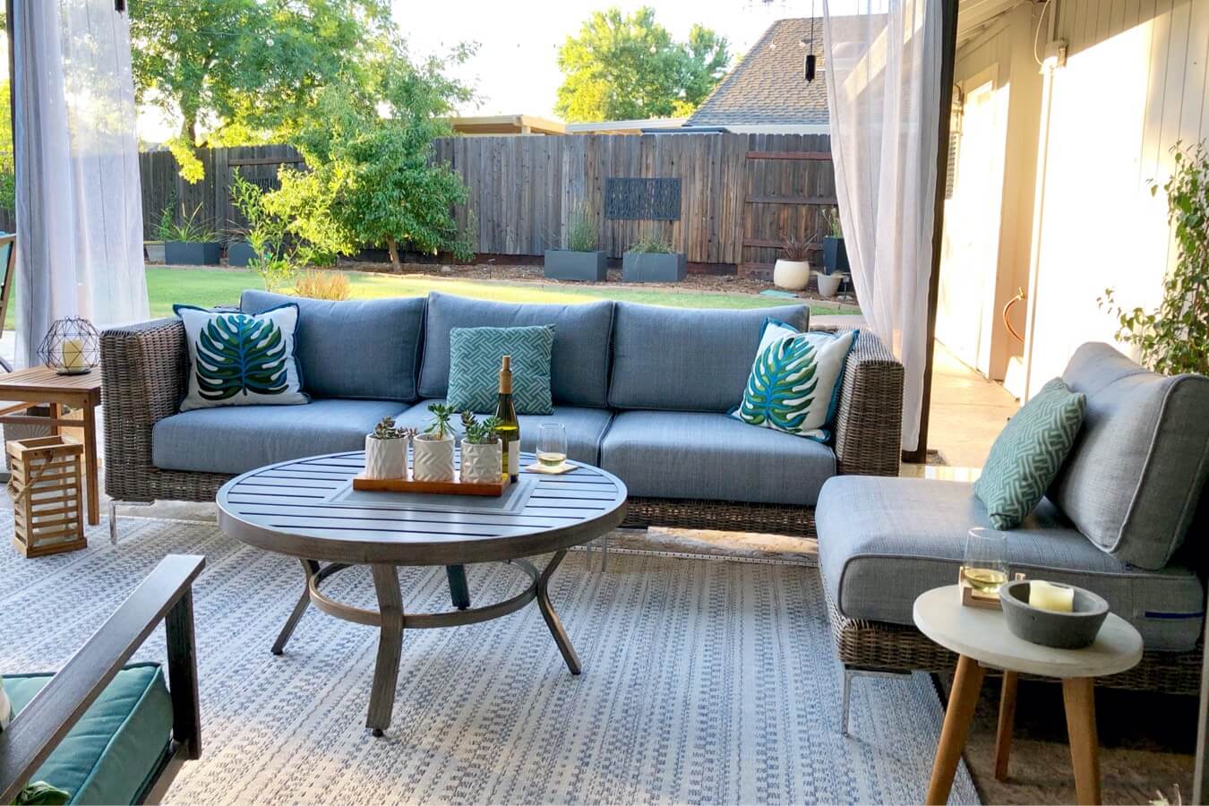 Outdoor Lighting Ideas for Dining Outside at Night